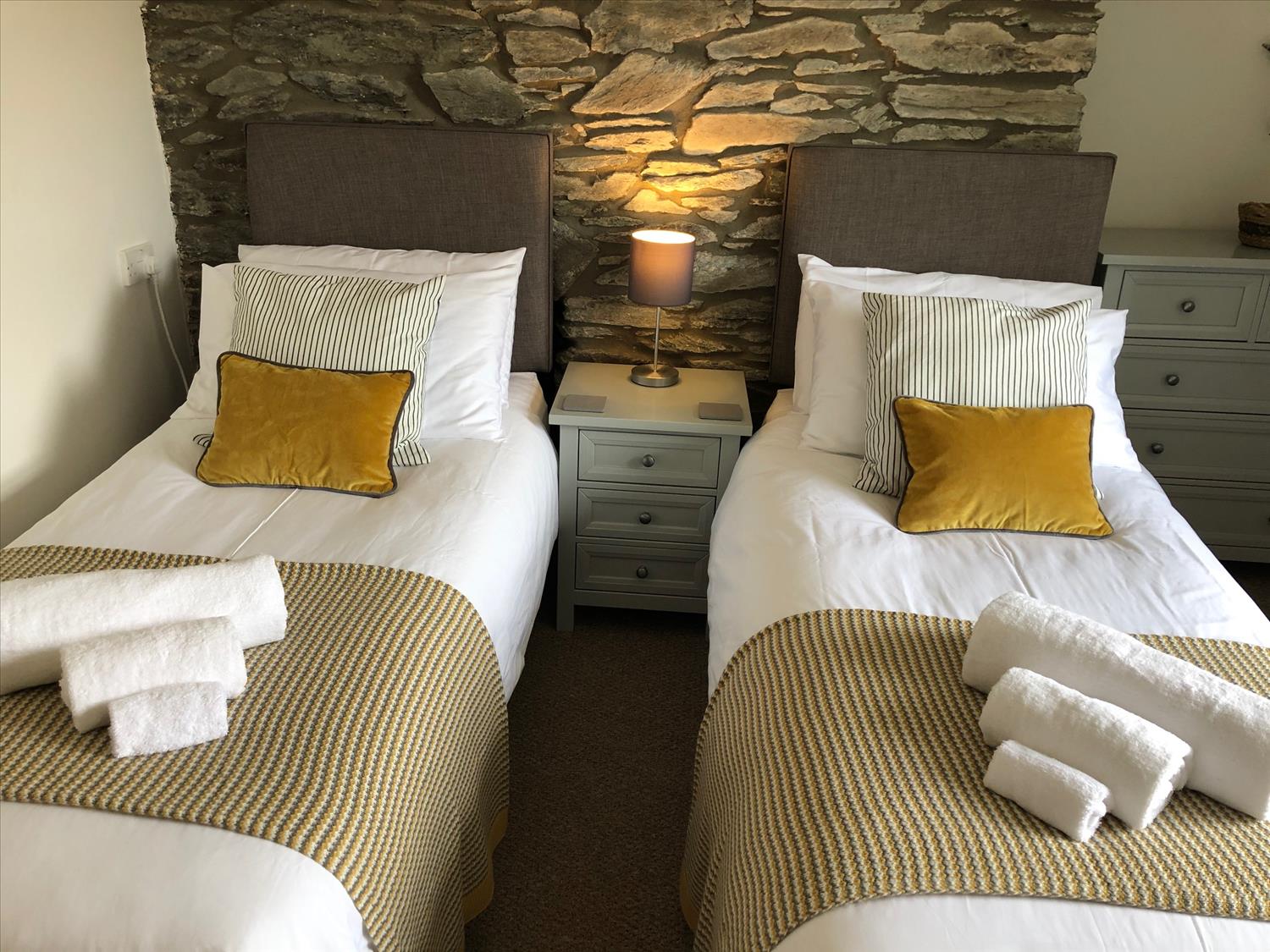 Accommodation | Self Catering | North Cornwall | Treglasta Manor